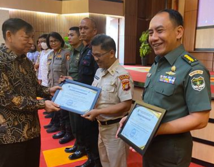 Bekangdam Jaya Mendapat Penghargaan Atas Pengelolaan Keuangan Negara ...