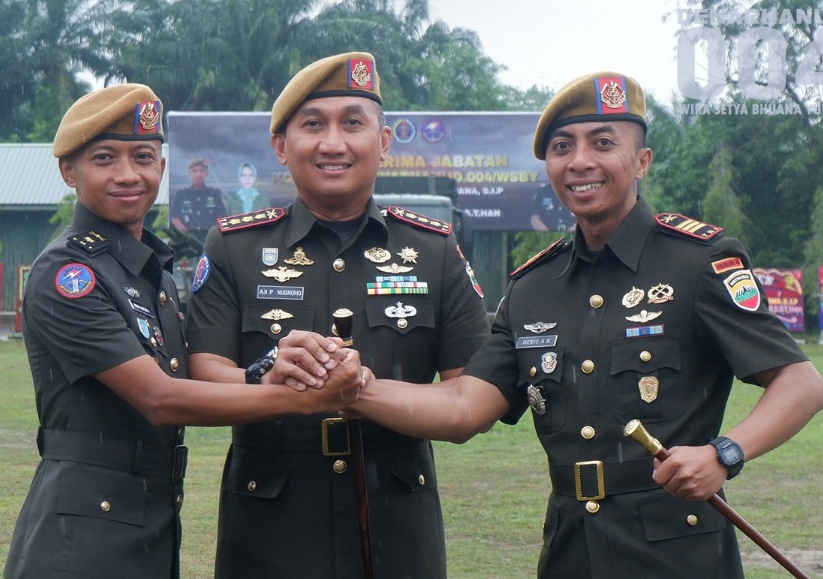 Komandan Resimen Arhanud-2/SSM Pimpin Upacara Serah Terima Jabatan ...