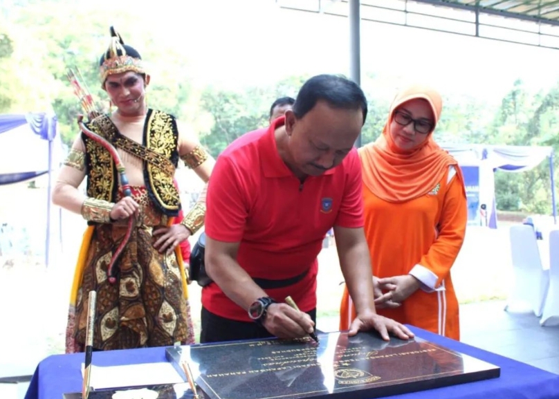 PANGKOOPSUDNAS RESMIKAN LAPANGAN PANAHAN "ARJUNA" KOOPSUDNAS - sergap TKP